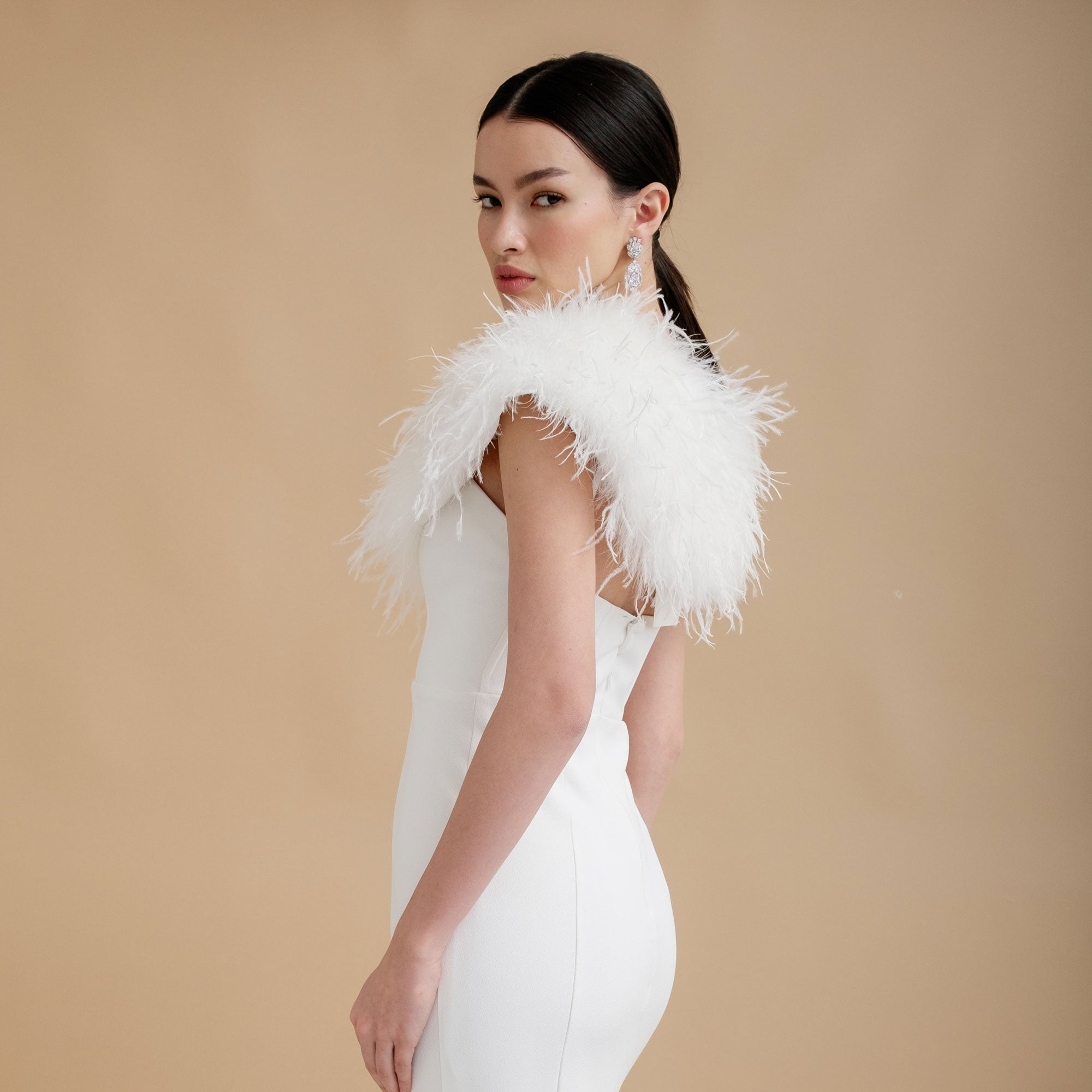 Ivory ostrich feather cape | Liberty in Love