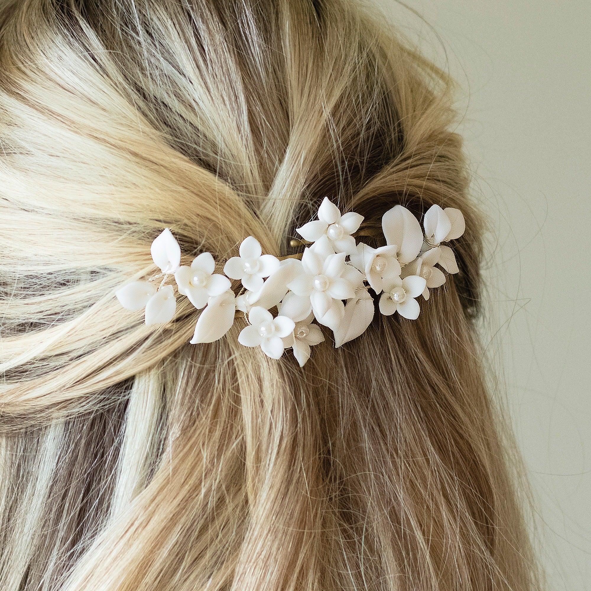 Snowdrop ceramic and pearl floral spray clip | Ivory & Co – Liberty in Love