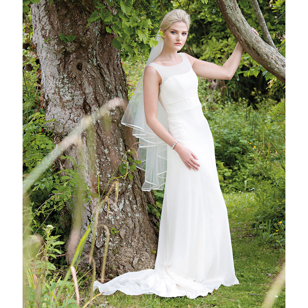 Finger-tip length bridal veil | Jessamy II veil | Rainbow Club ...