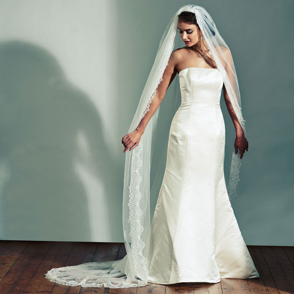 Tulle veil with vintage-inspired lace edge | Templeton veil | Joyce ...