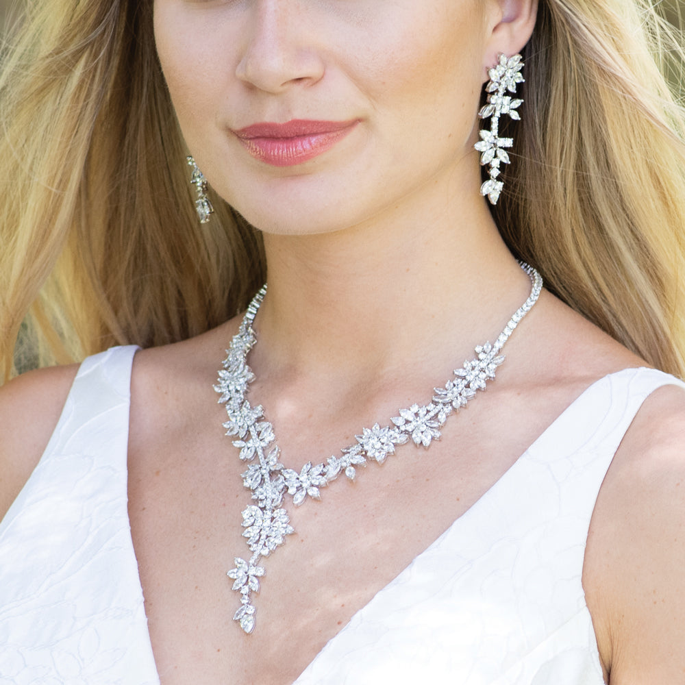 Crystal embellished star necklace | Starry night necklace | Ivory and ...