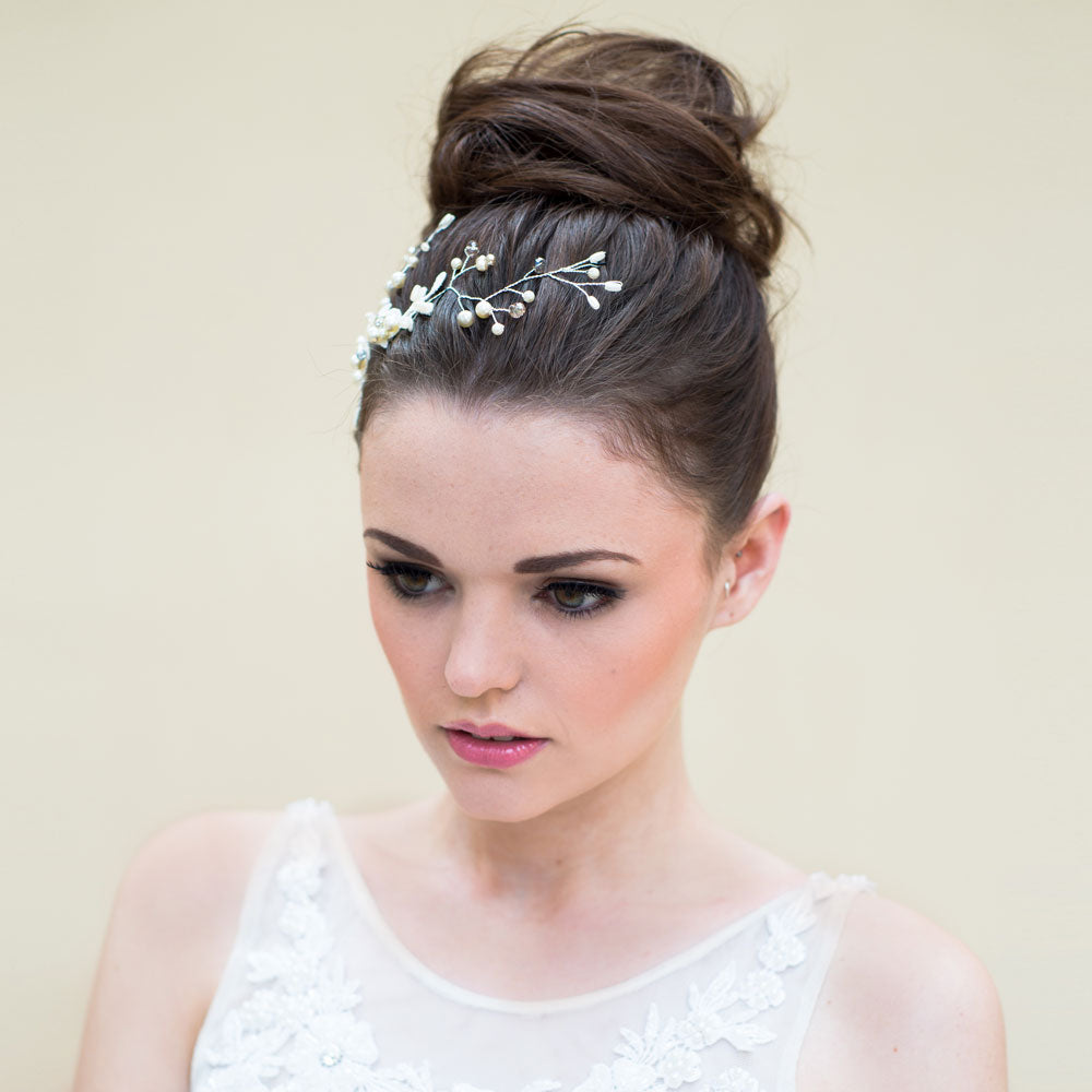 Trailing lace hair vine | Lace and pearl bridal hairpiece | Amelie ...